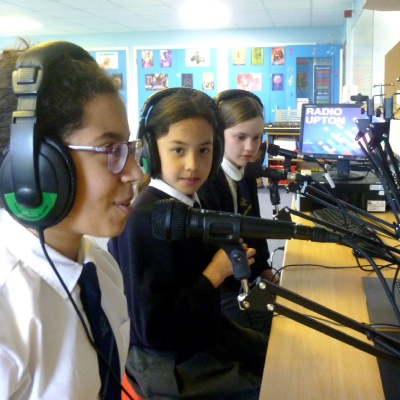 Upton Junior School - Home